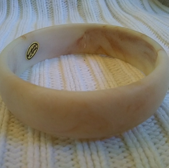 Vintage | Jewelry | Vintage 8s Plastic Bangle Bracelet Tan And White ...